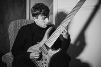 Dave Edwards Bass Guitarist